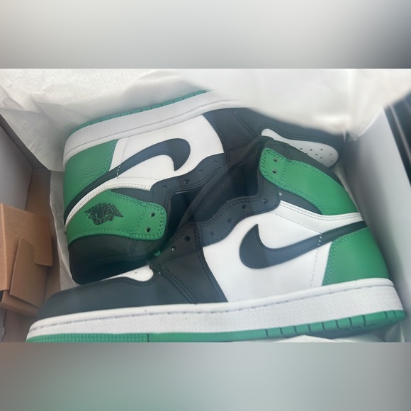 Nike | Shoes | New Never Used Real Authentic Nike Retro Lucky Green ...